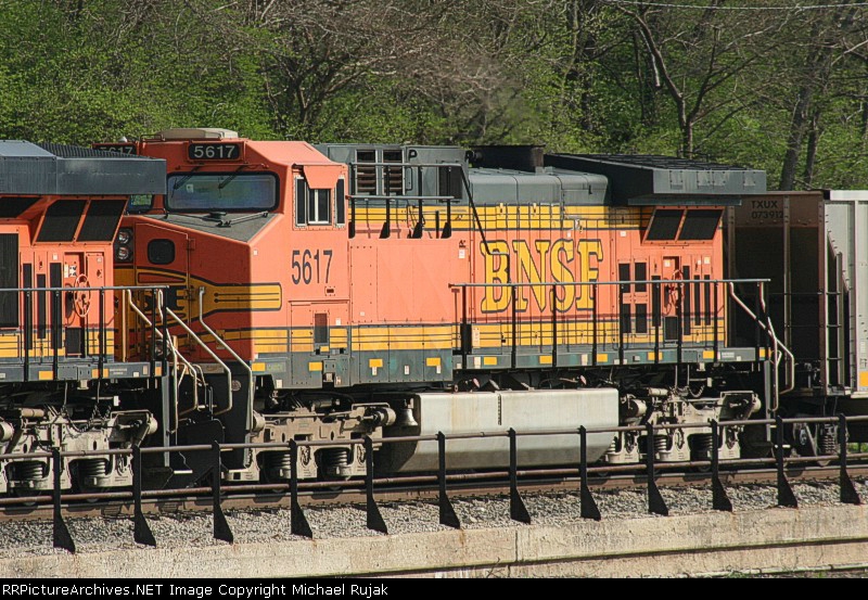 BNSF 5617